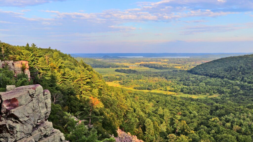 Smoky Mountain Gift Show vs Wisconsin Gift Show 2026